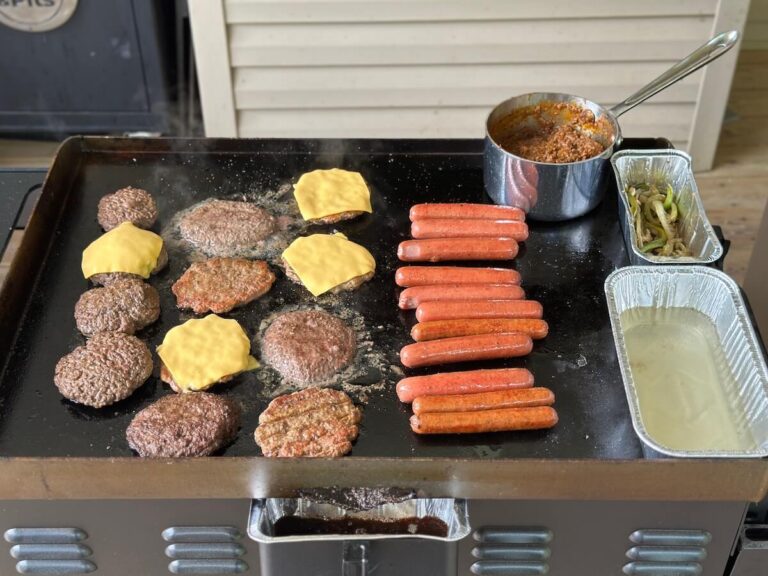 9 Steps for Cooking Burgers for a Crowd (from a Restaurant Chef)